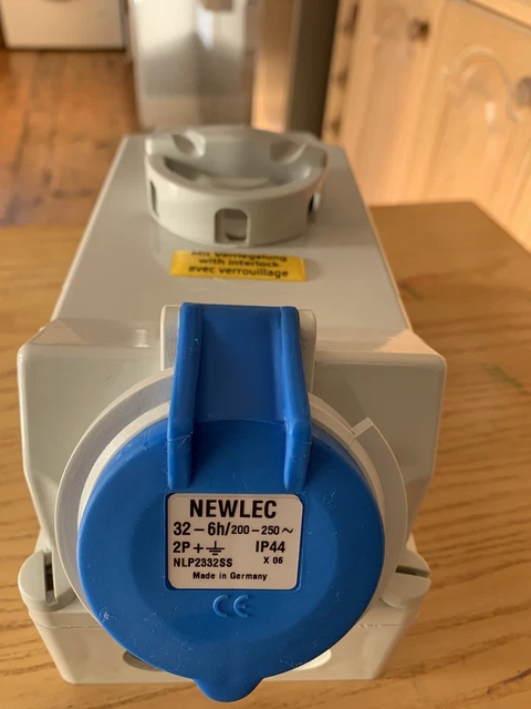 Newlec Industrial Power Socket Switch Interlocked Surface 2p N E 32a